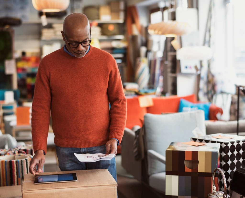 Clicks vs Bricks: The Challenges and Opportunities of Modern Retail ...